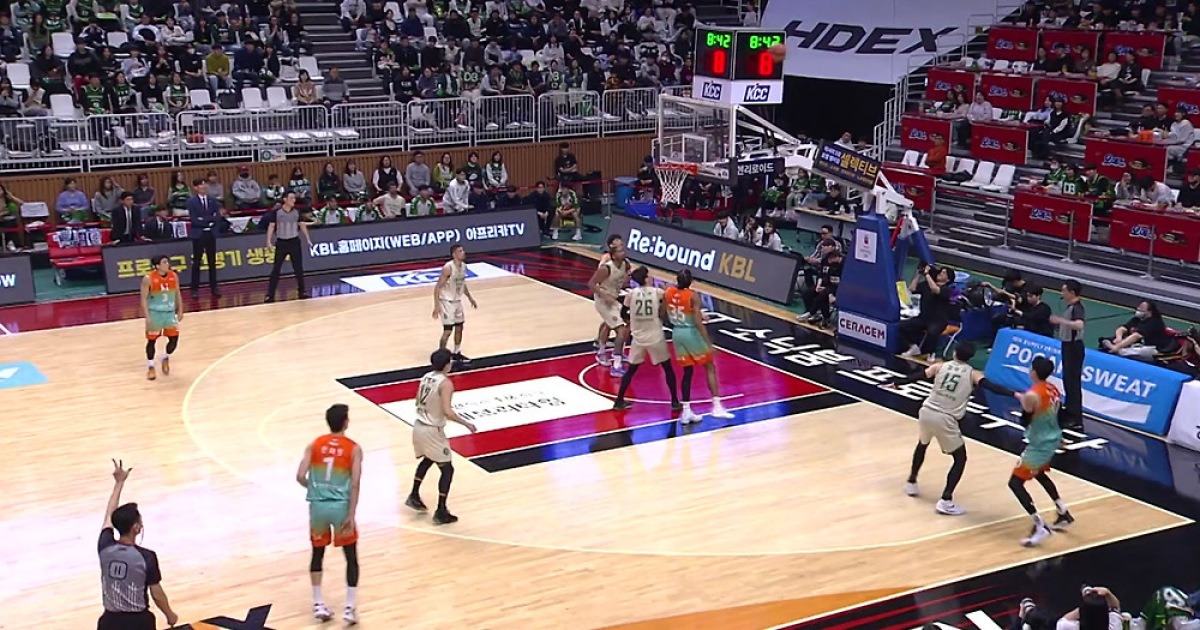 kt, DB와 1·2위 맞대결에서 승리...4연승 상승세