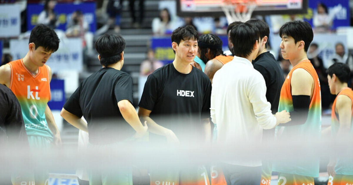 [JB포토] KT, 79-76으로 DB에 승리