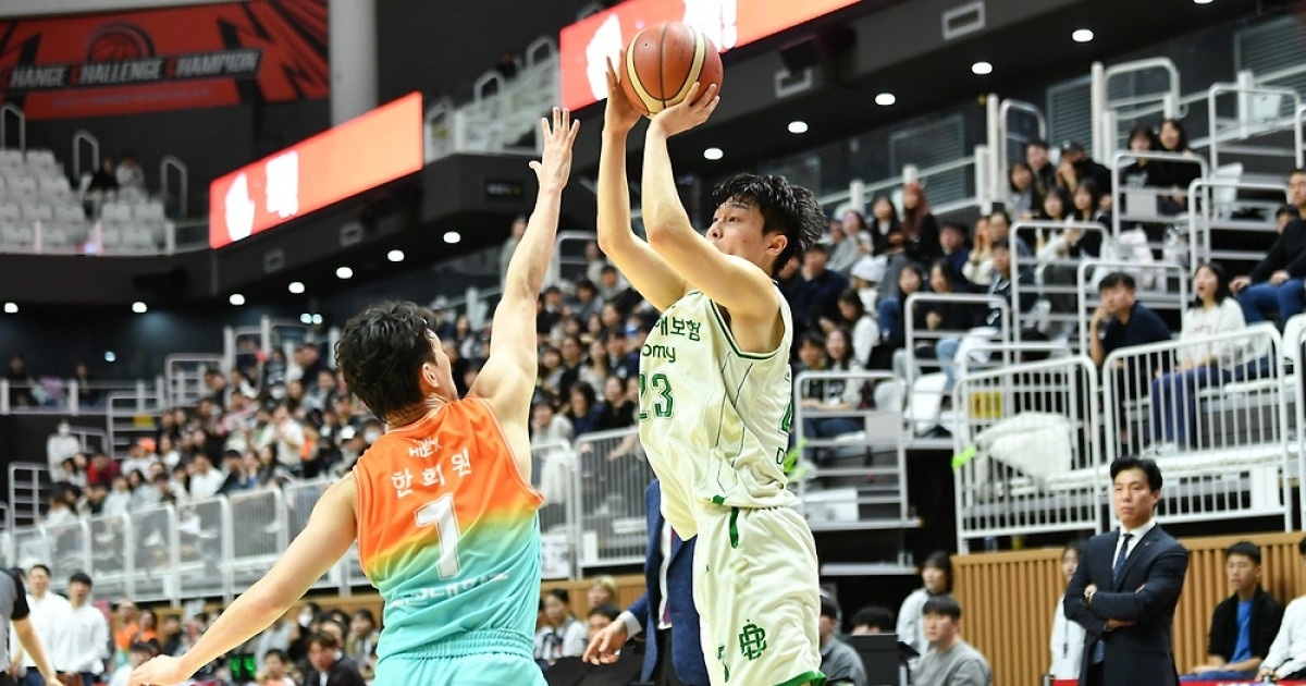 프로농구 kt, DB와 1-2위 맞대결서 승리…4연승 상승세(종합)