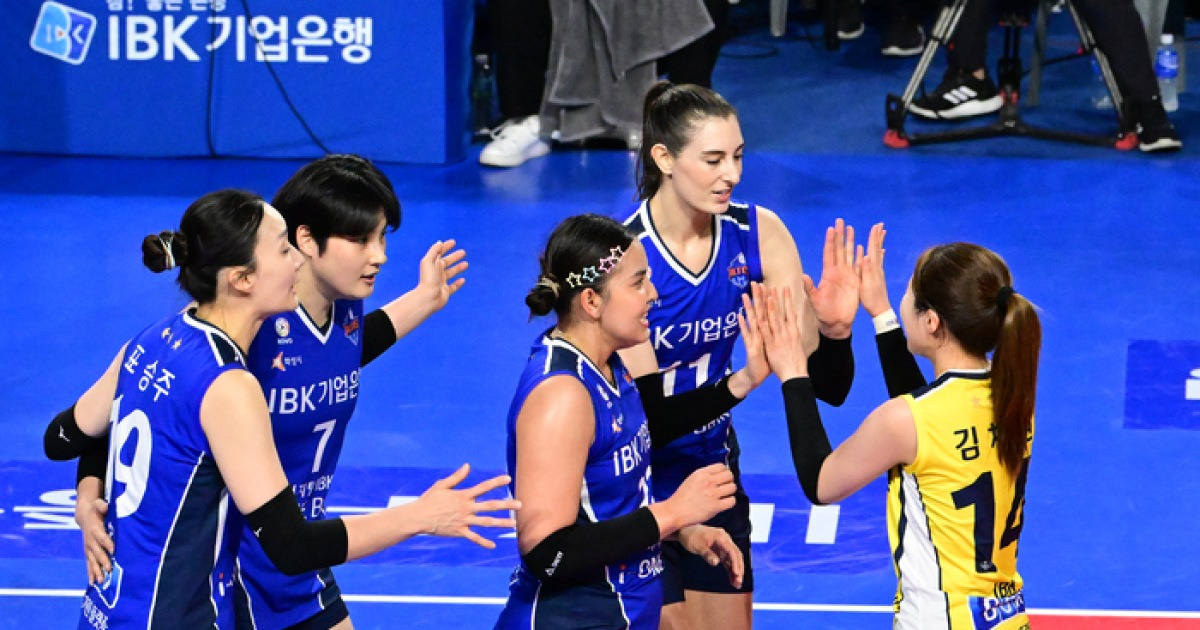 IBK에 셧아웃 ‘완패’, 페퍼저축은행 여자부 역대 최다 21연패 ‘불명예’…남자부는 삼성화재가 KB 제압