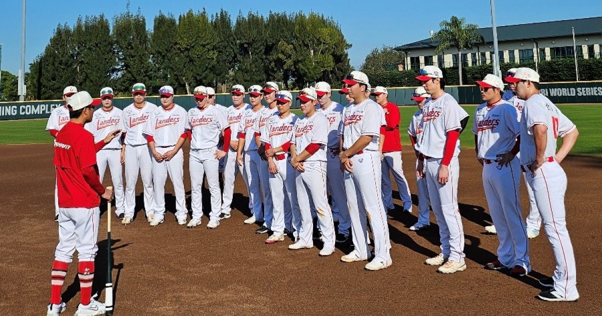 '피치클락·ABS·확대된 베이스‘ 격변 앞둔 KBO, SSG도 철저히 대비한다