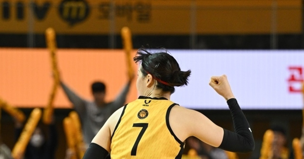 KB스타즈 박지수, 女 농구 최초 정규리그 1~5R MVP 석권