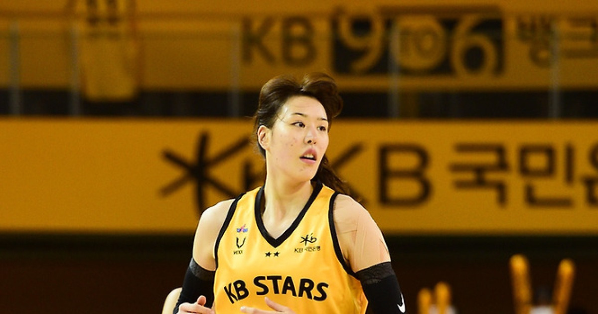 박지수, 올시즌 라운드 MVP 싹쓸이···WKBL 사상 최초