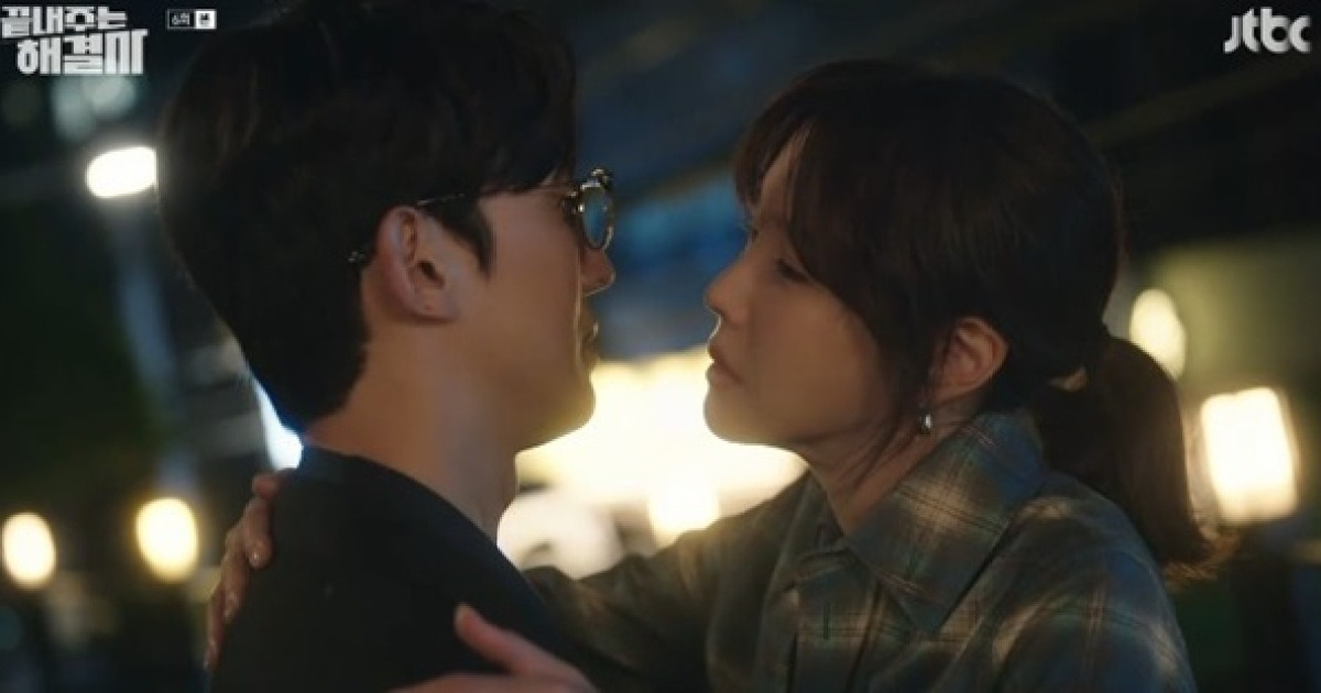 이지아, 前남편 앞서 강기영과 입맞춤 "딴 생각하지 마"[끝내주는 해결사][★밤TView]