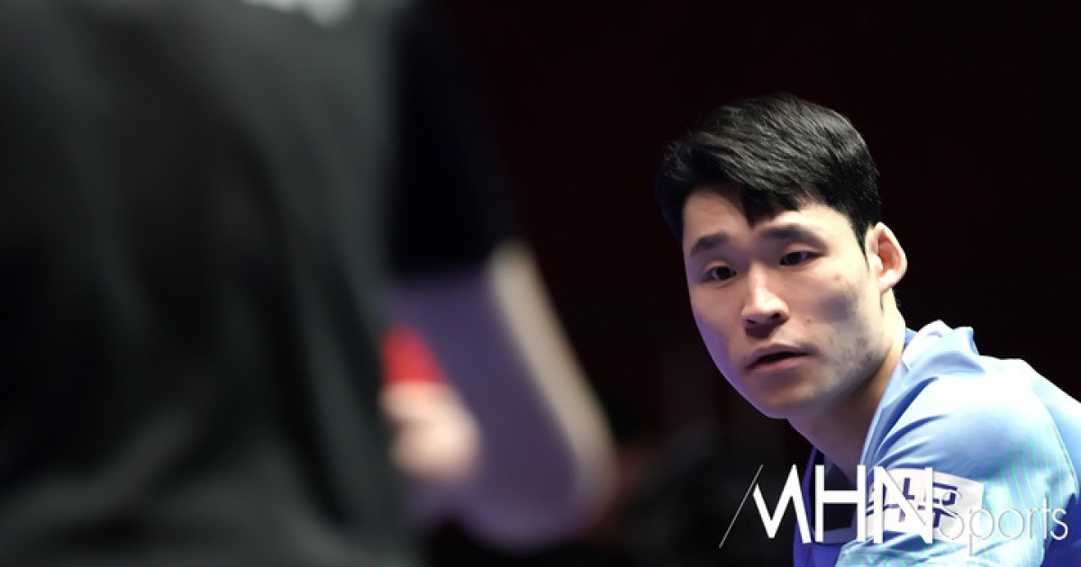 [mhn포토] 장우진 '기다린다 기다려'