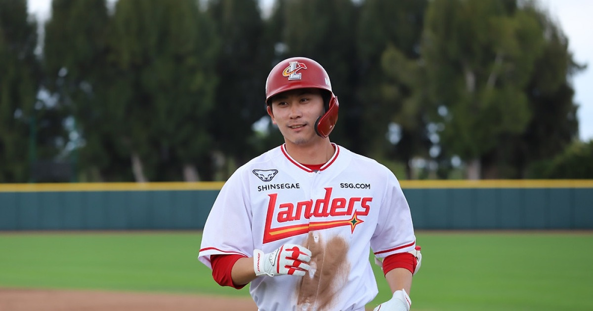 '멀티히트' 안상현-'쾌투' 이로운, SSG 첫 홍백전 MVP 선정