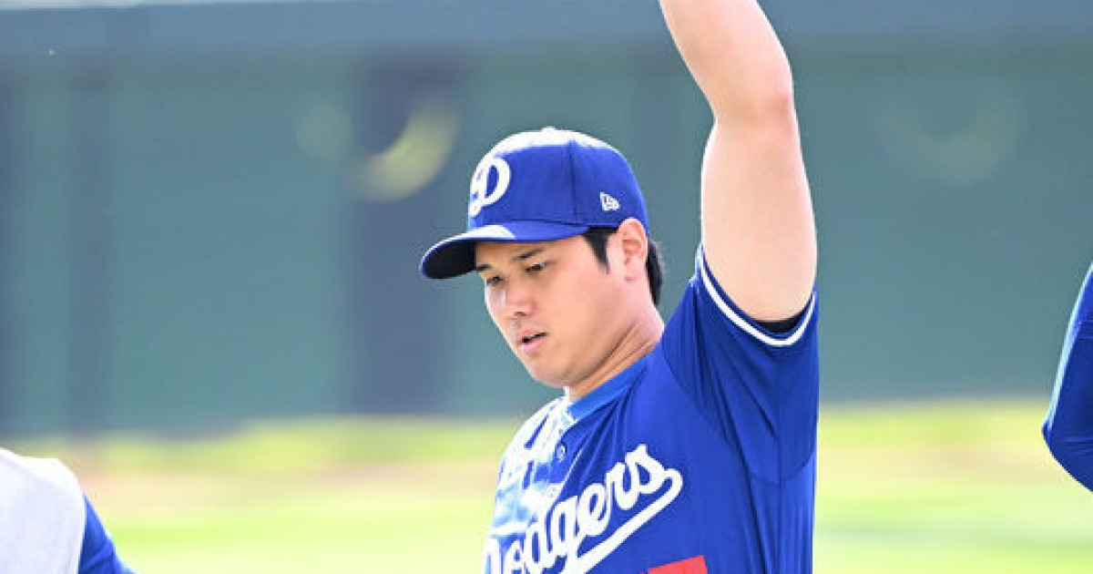 유니폼 입고 훈련하는 오타니 쇼헤이 [사진]