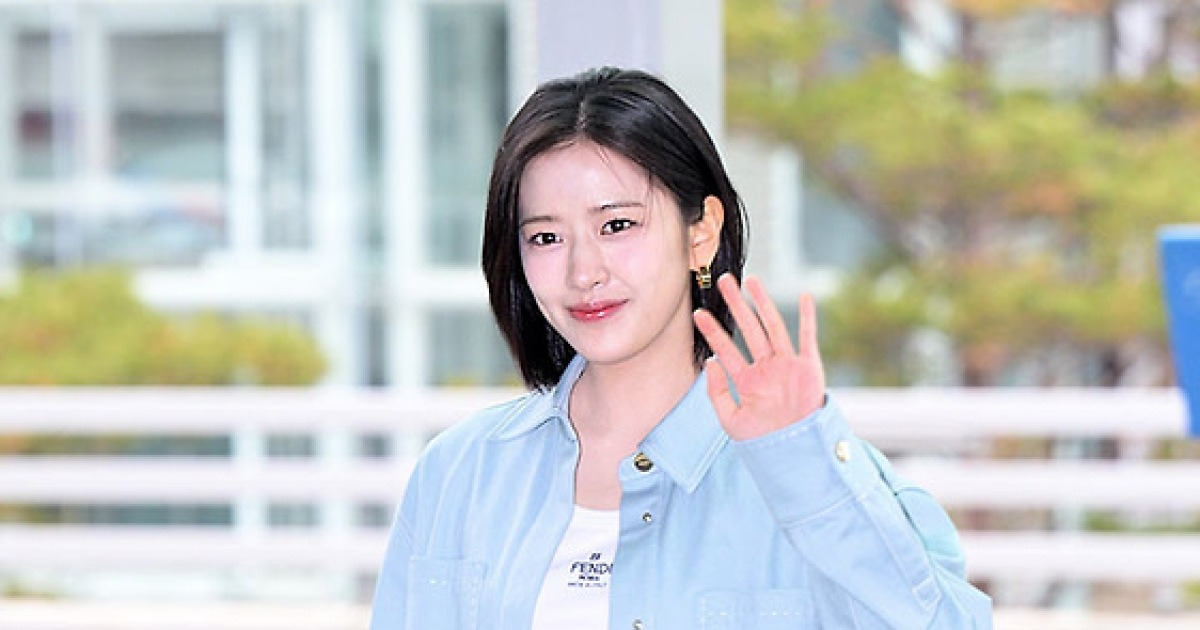 [mhn포토] 아이브 안유진 심플한 꾸안꾸 공항패션