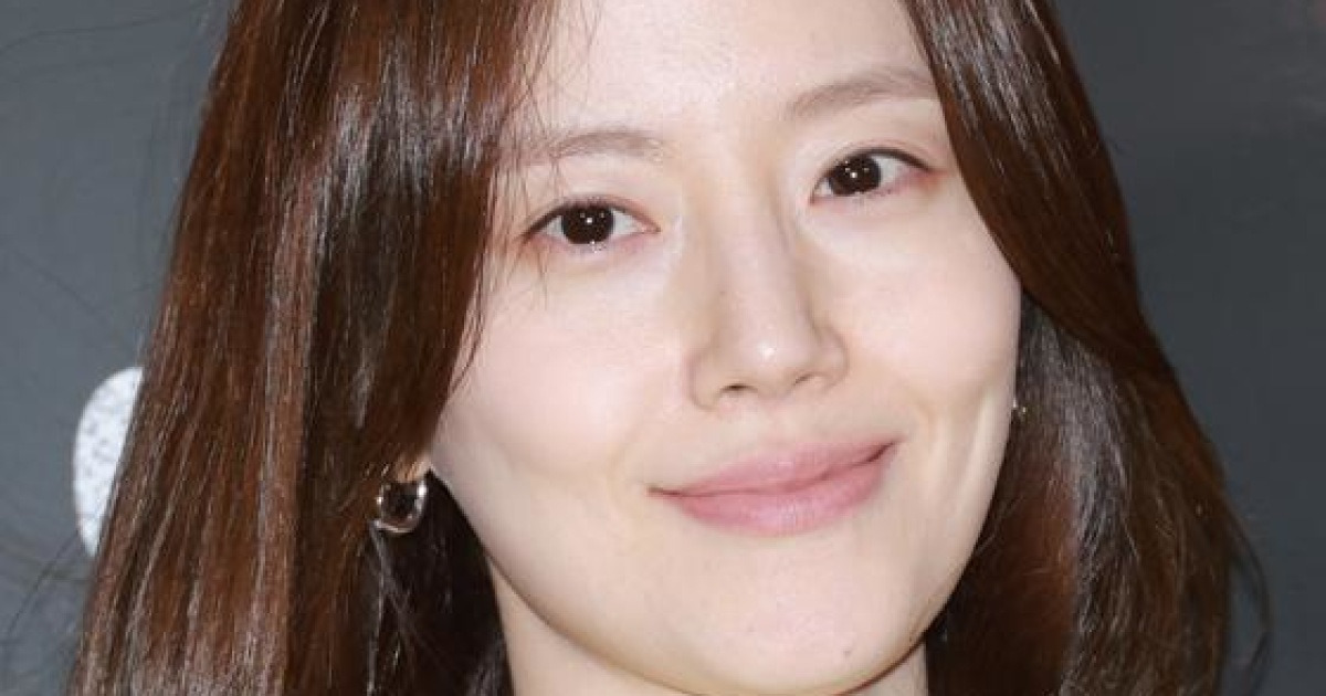 문채원, 현 소속사 아이오케이와 재계약