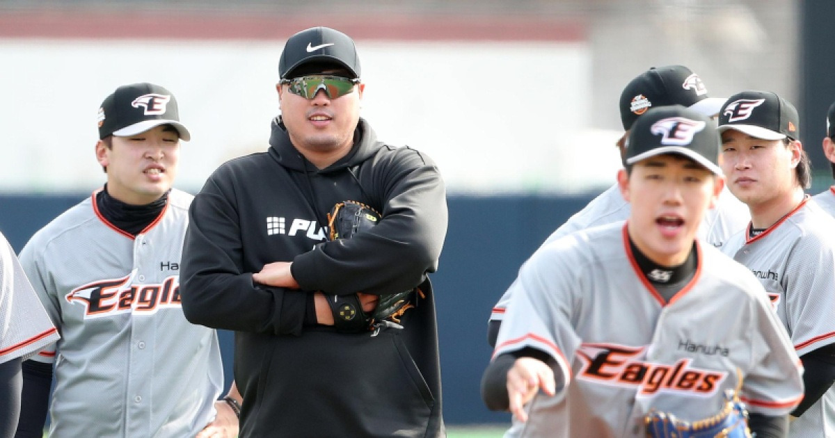 '무려 8년이나' FA+해외진출까지 류현진과 함께, '괴물신인' 동주·서현·준서는 좋겠네