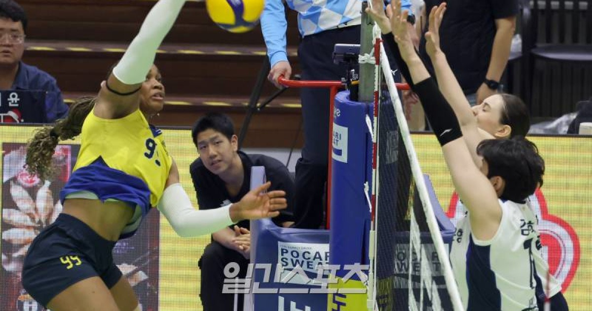 [포토]모마, 막을수 없는 강타