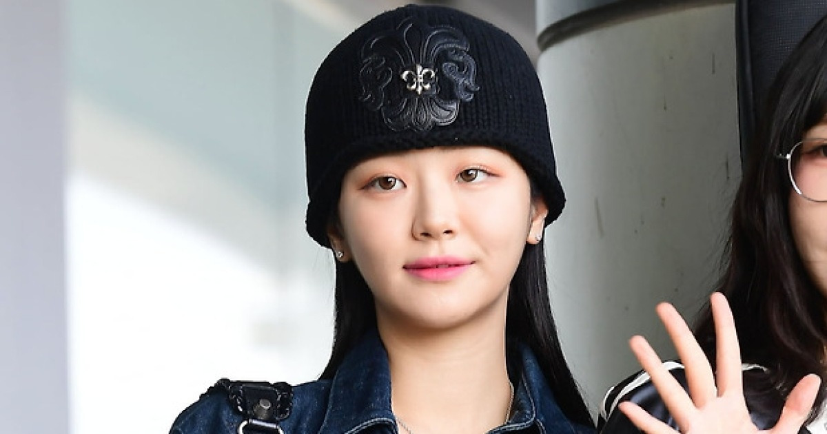 [TEN포토]QWER 쵸단 '돋보이는 청청미모'