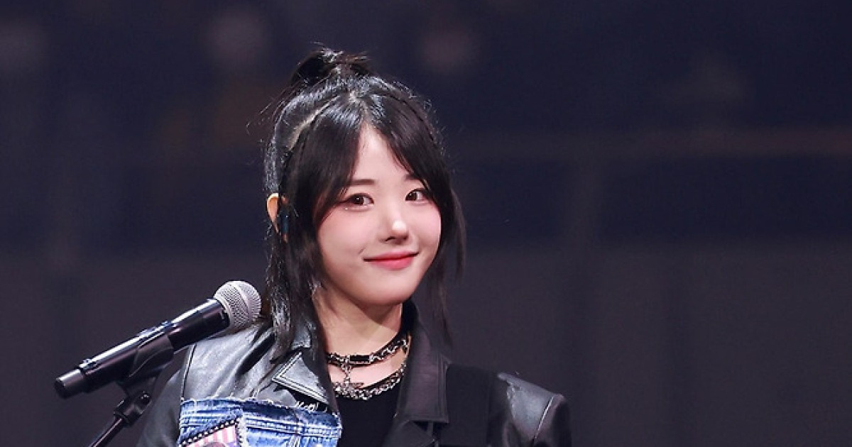 [TEN포토] QWER 히나 '마주치면 떨려'