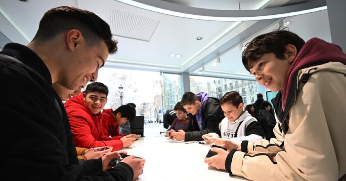 [MWC24] S24 재밌다