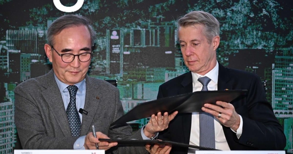 [MWC24] M360 계약 체결하는 KT-GSMA