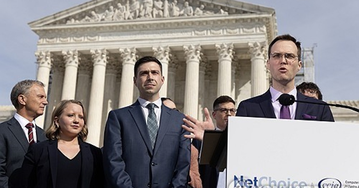 USA SUPREME COURT SOCIAL MEDIA