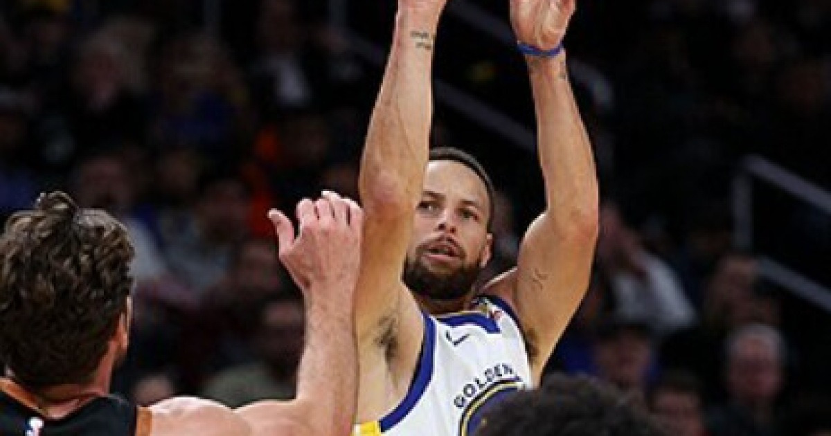 [NBA] 커리가 전반 무득점이라니…그래도 폭발한 GSW 화력