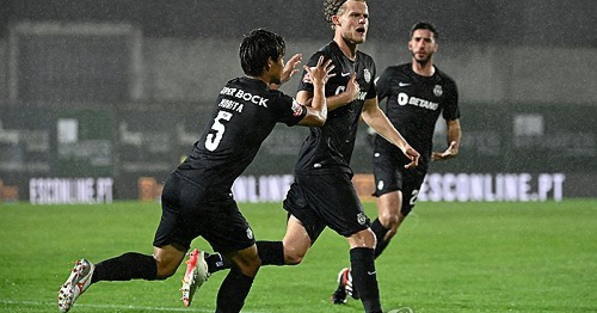 토트넘 시선 끈 24세 MF 등장...EPL 클럽들 '금광' 캔다