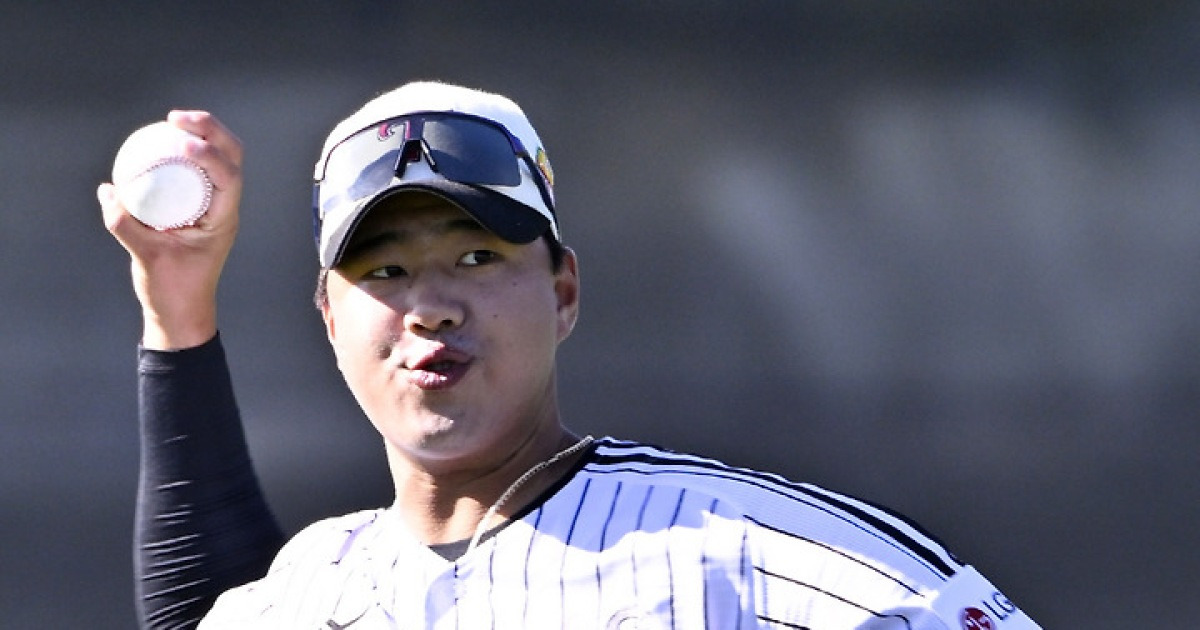 "우석이형 부러워요" ML 꿈꾸는 '광속 사이드암'의 선언 "157km 구속 되찾겠다" [SC캠프 in AZ]