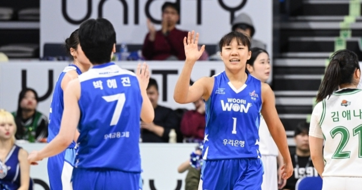 박지현 30점, 우리은행 정규시즌 최종전 22점차 완승, 하나원큐 김정은·양인영 결장, WKBL 9일부터 4강PO