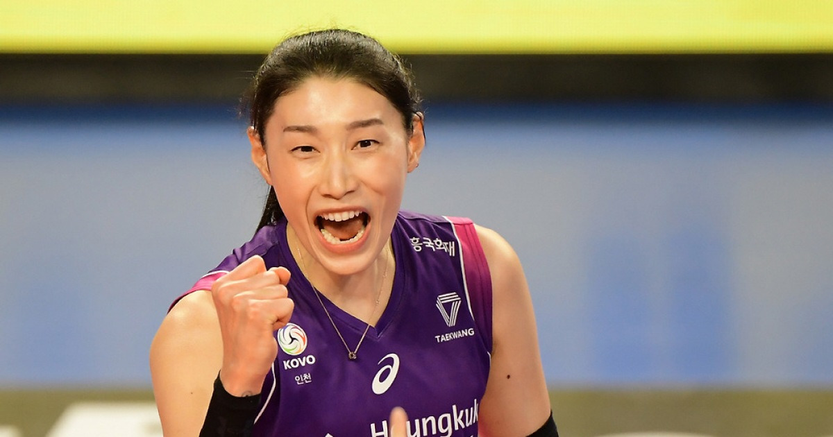 '해결사' 김연경 36득점→흥국생명 단독 1위 등극! '구단주 버프' IBK 격파→현대건설 제쳤다 [화성리뷰]