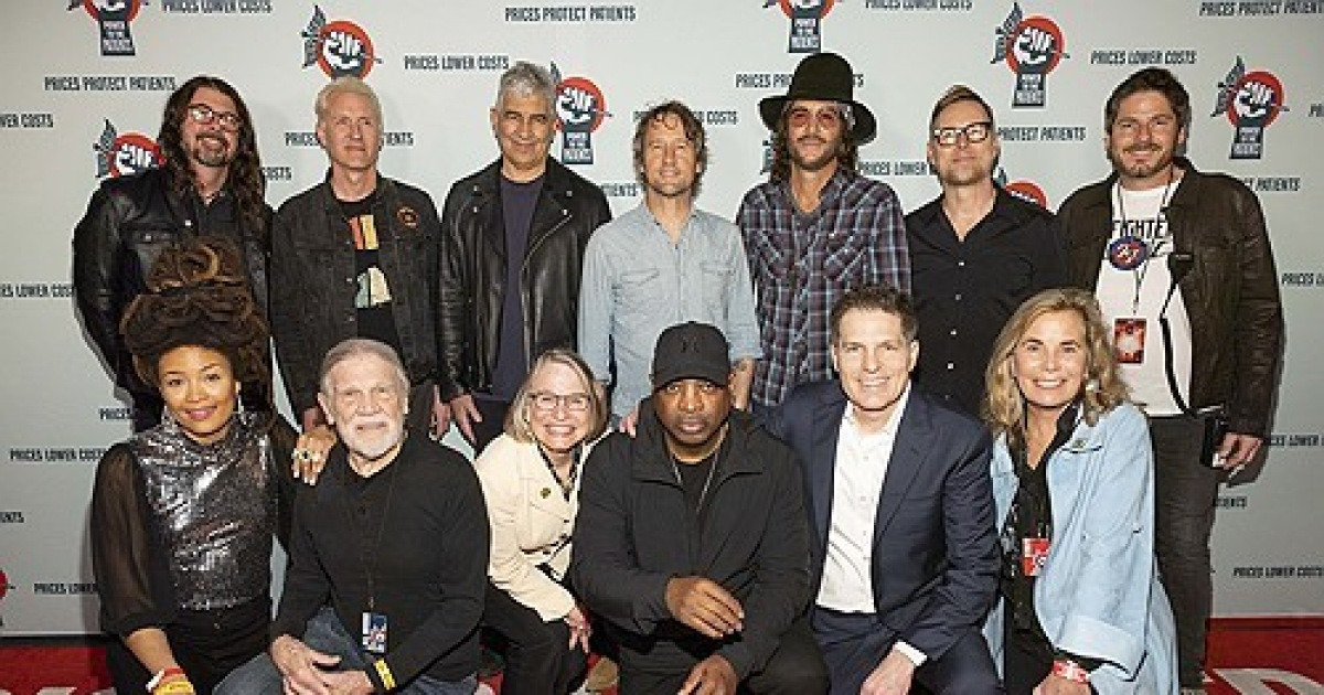 Foo Fighters perform in support of Power to the Patients and Healthcare ...