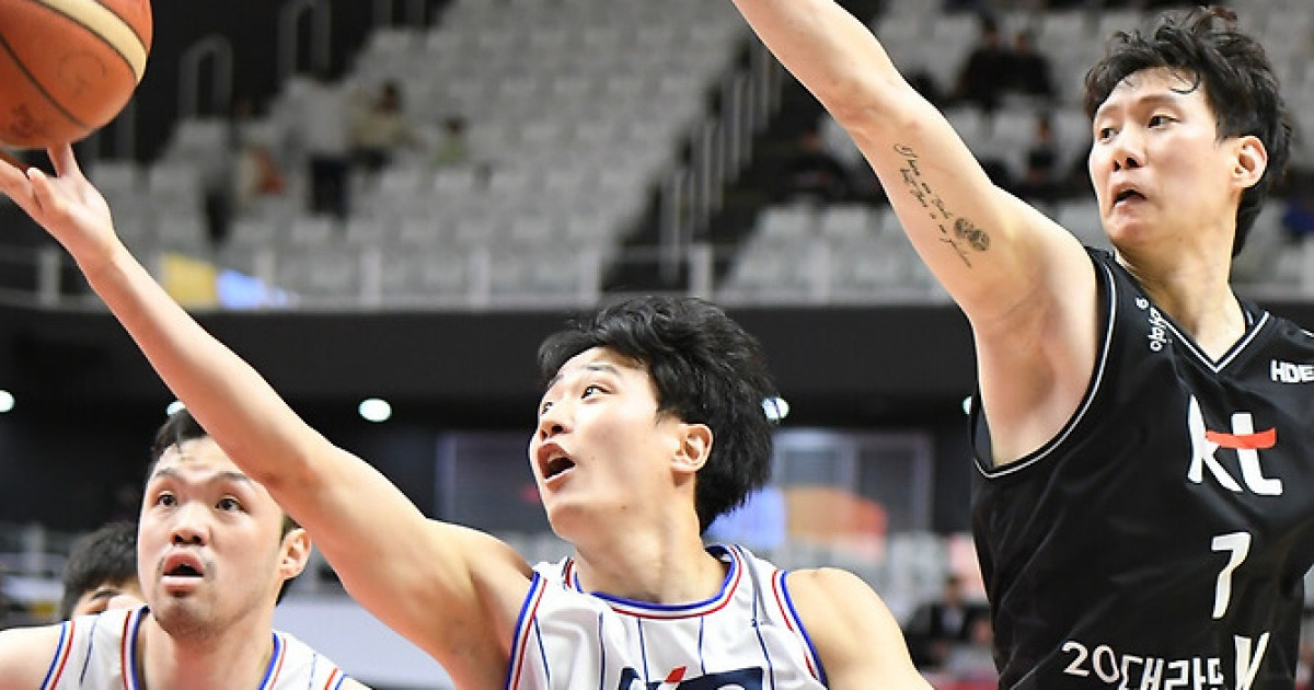 [BK 리뷰] '허웅 버저비터 3점' KCC, 명승부 끝에 KT에 재역전승