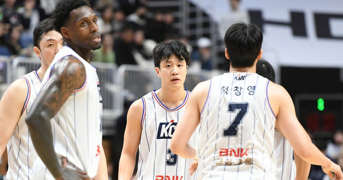 '허웅 결승 3점슛' 프로농구 KCC, MVP 2명 없이 kt 제압