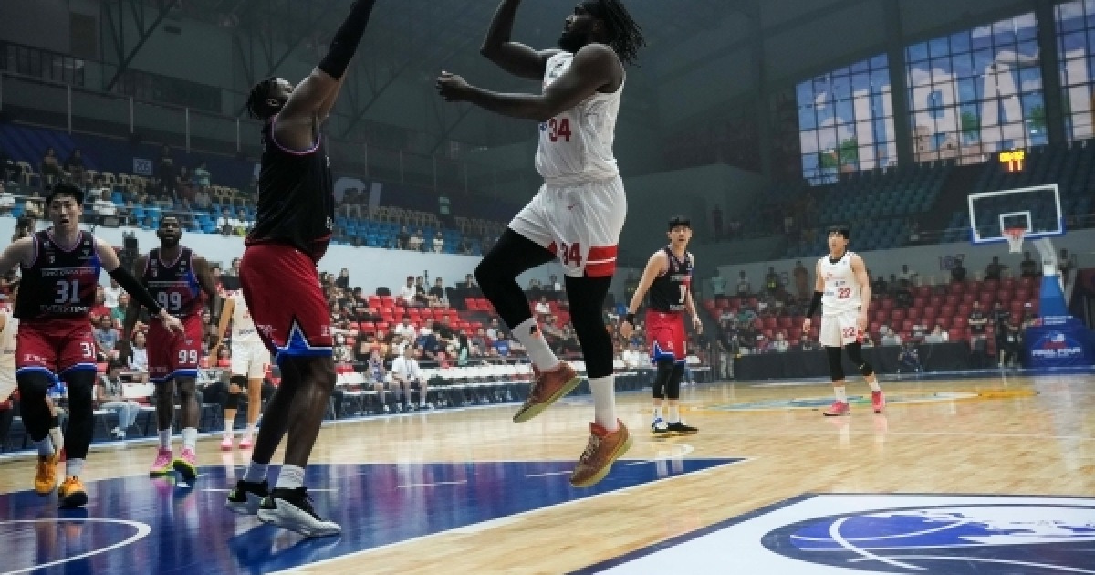 '워니-오재현 56점 종횡무진' SK, EASL 무대서 정관장 제압 '천적 증명' [세부 리뷰]