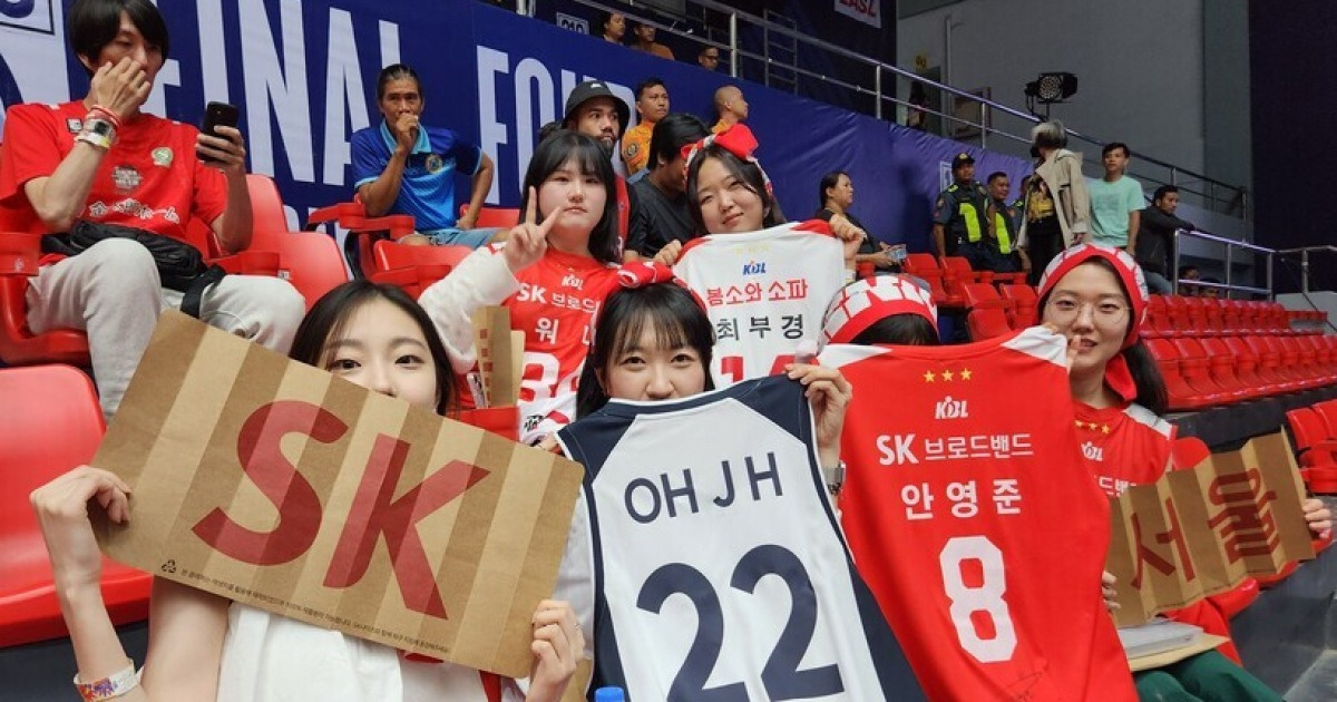 [EASL] 필리핀서 대동단결한 ‘초면’ SK 팬들, 이에 맞선 ‘일당백 짱삼이’