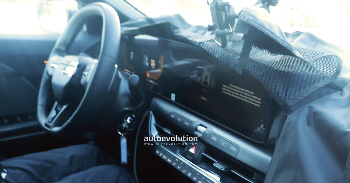 기아 K3 풀체인지 실내부터 공개, EV9이랑 비슷하다 | 탑라이더