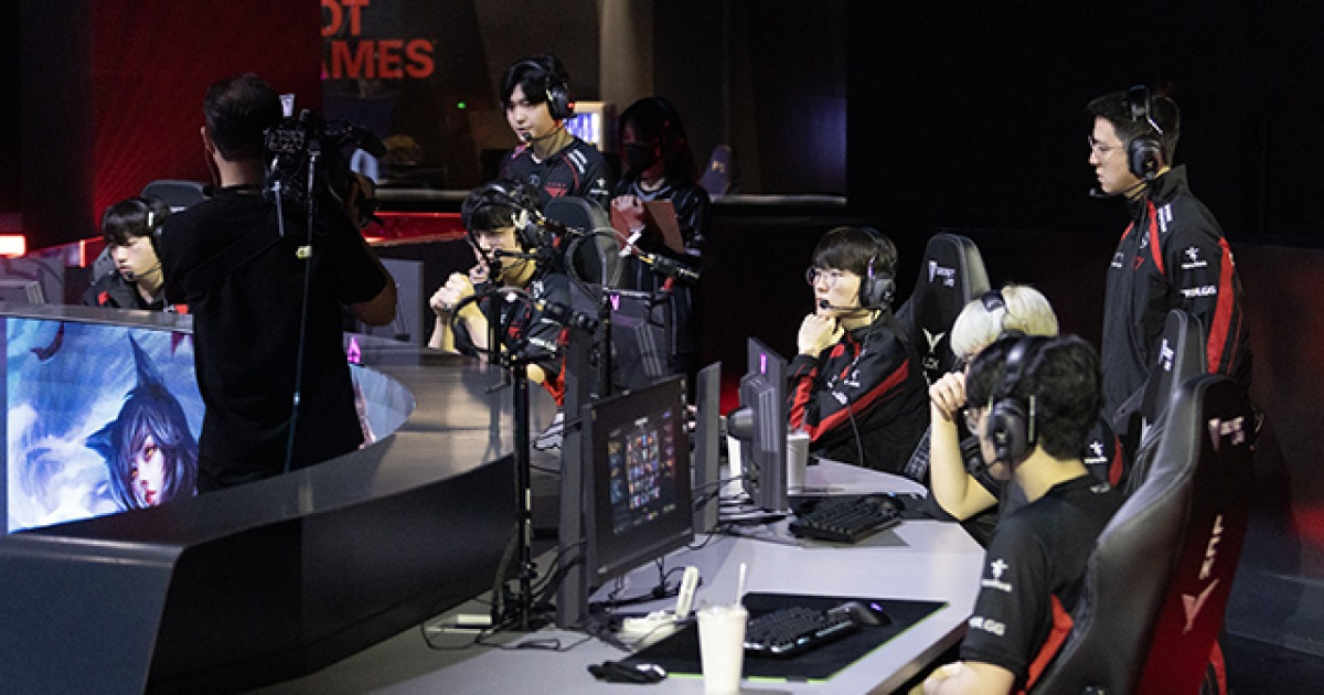 [LCK] 불리한 경기 뒤집은 T1, DK 상대 2대 0 승리 거둬