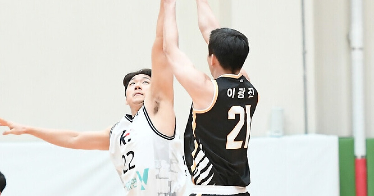 [JB포토] KBL D리그, 상무 이광진 '점수차 벌리자'