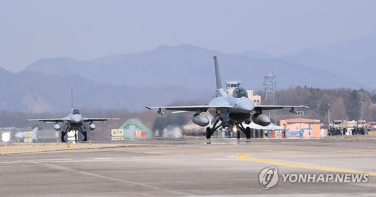 지상 활주하는 공군 제19전투비행단 Kf 16 전투기