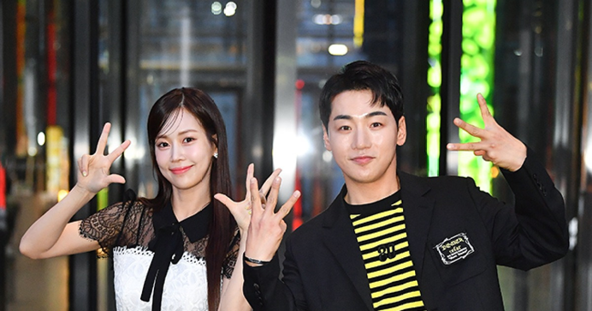 [ST포토] 강예슬-박군, '입담으로 뭉친 2MC'