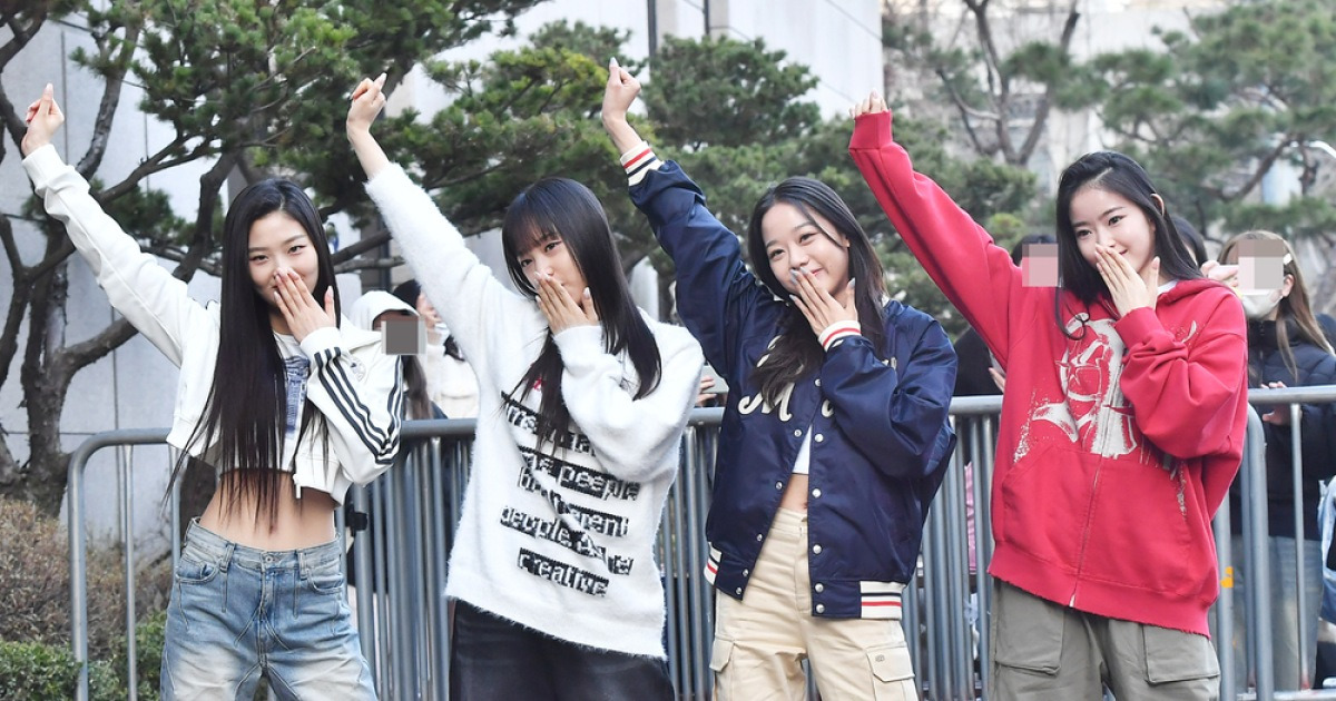 VVUP, 귀여운 하이틴 악동 출근길 [포토엔HD]