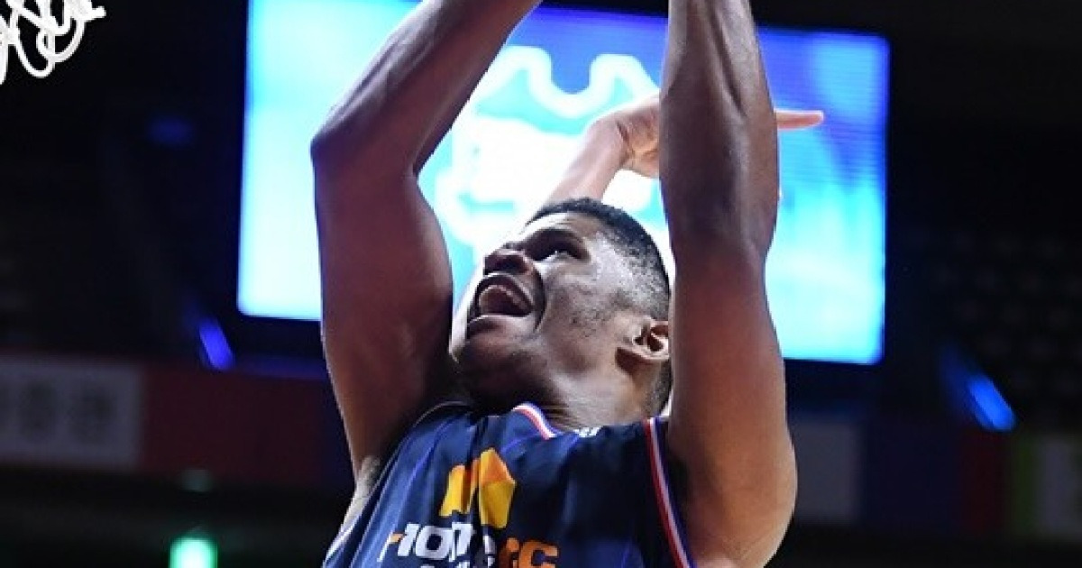 [BK 리뷰] 화끈하게 달린 KCC, KT 제압 … 플레이오프 확정