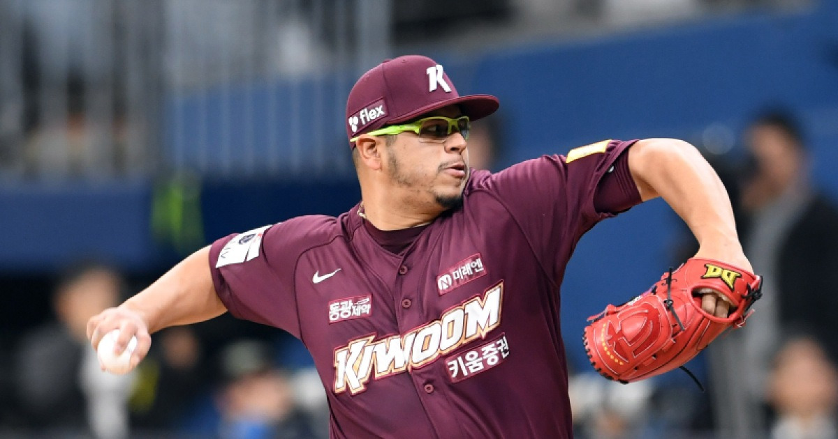 '오타니 연속 헛스윙 삼진' 후라도 美·日 화제…"MLB 29개팀, 빨리 연락해야"