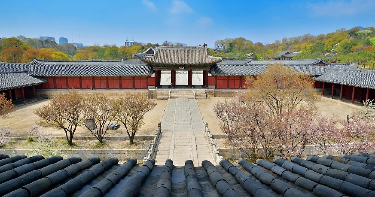 Palace tours offer new look at two ‘East Palaces’
