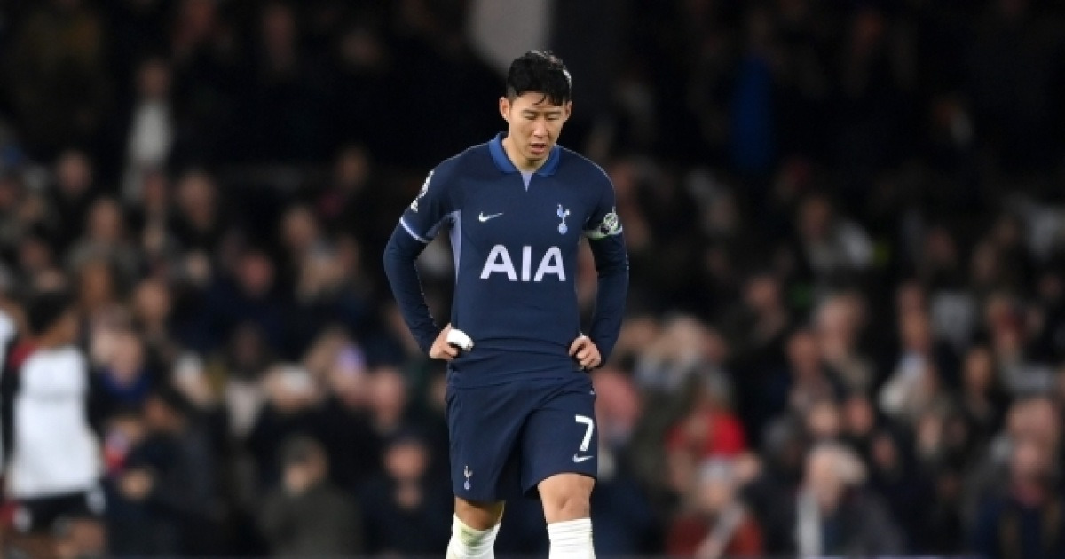 '실패로 돌아간 SON톱' 토트넘, 풀럼에 0-3 완패→4위 탈환 '무산'...손흥민, 3경기 연속골 '불발'+UCL 티켓 '적신호'