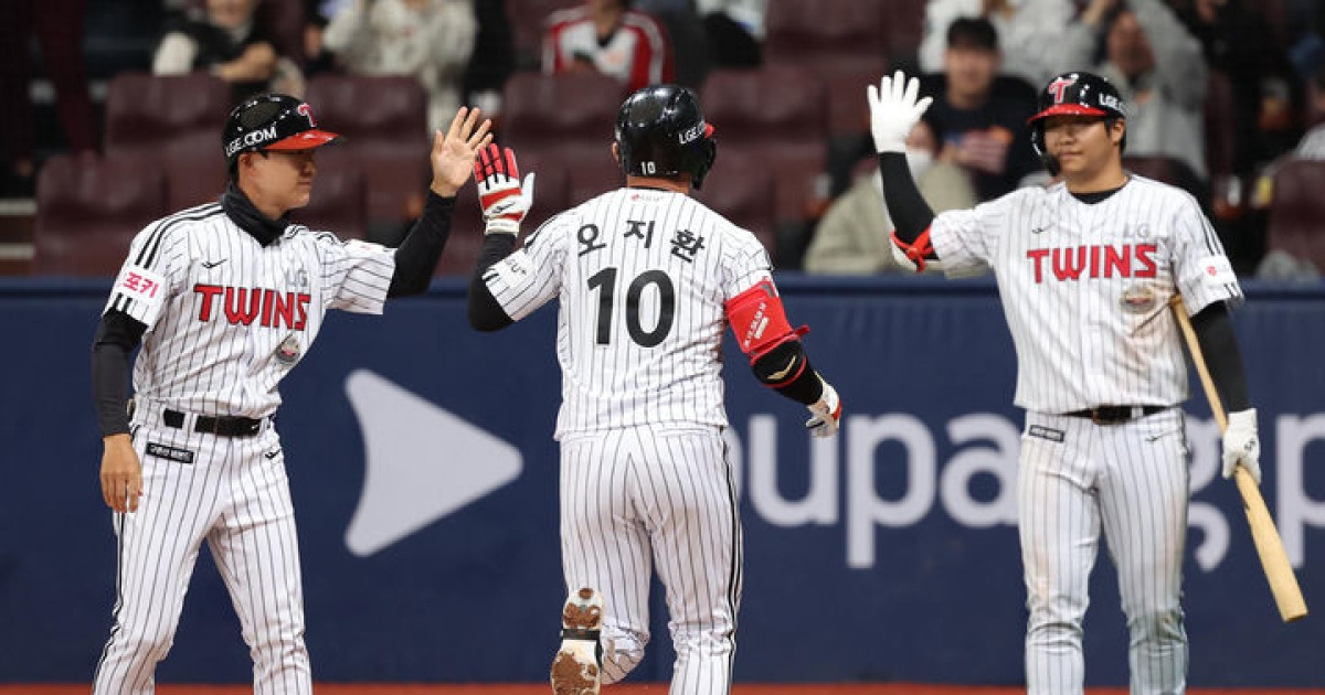 '한국시리즈 MVP' 존재감 뽐낸 LG 오지환, SD 시즈 상대로 홈런