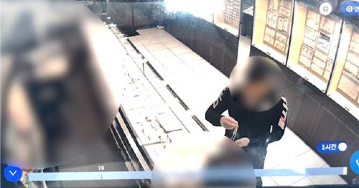 금목걸이 훔친 50대 옷 상표 기억한 경찰 눈썰미에 덜미