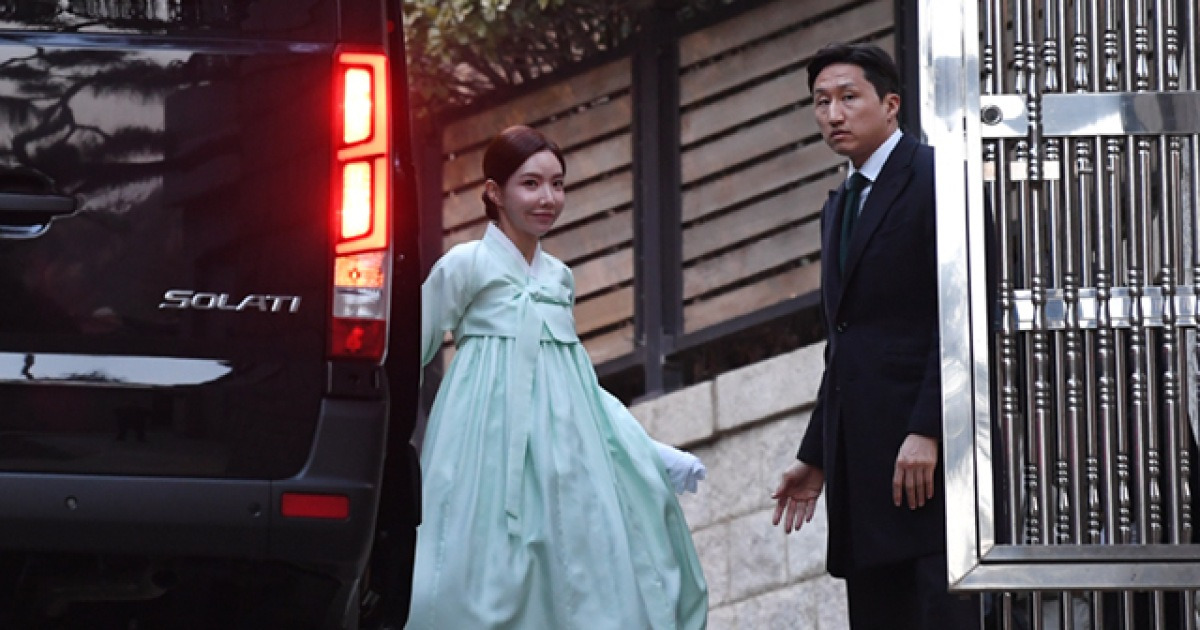 정주영 23주기 참석하는 정기선 부회장 부부 [포토]