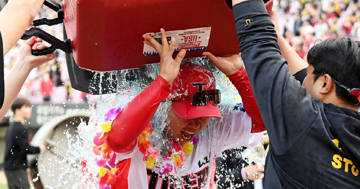 'V11' 7년 전에도 이랬다…'웃음꽃 야구'도 만개! KIA가 개막전 승리로 얻은 그 이상의 가치[광주 초점]