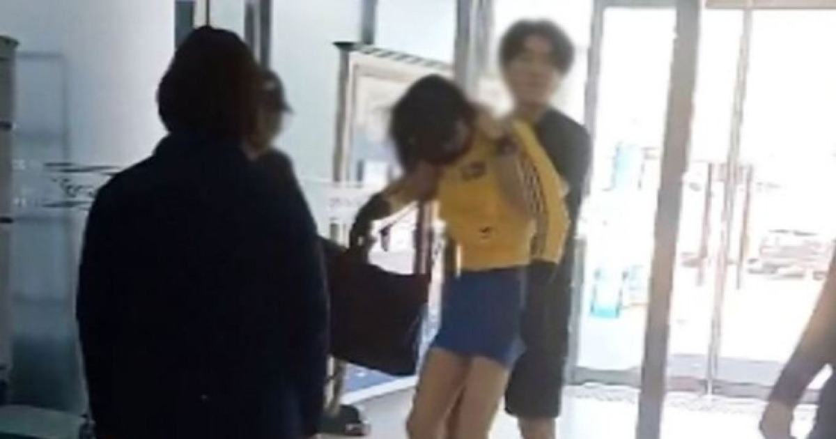 ‘미니스커트에 단발머리 가발까지 쓰고…女 탈의실 침입한 여장 남자 ‘경악