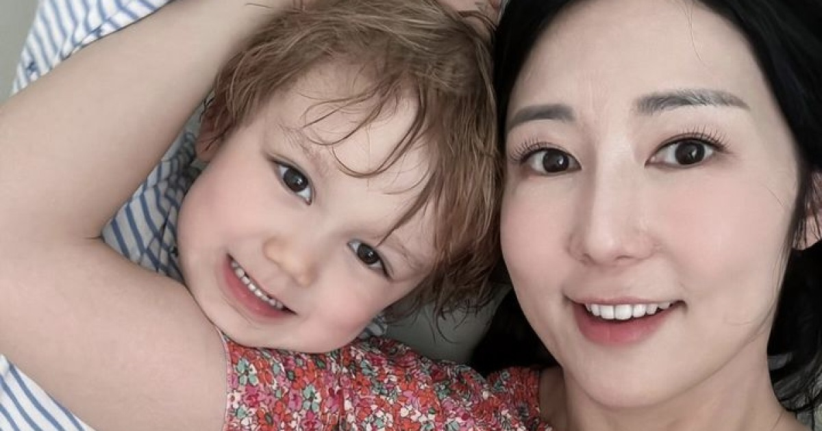 비혼모 사유리 아들 사진 공개…앙증맞은 자태