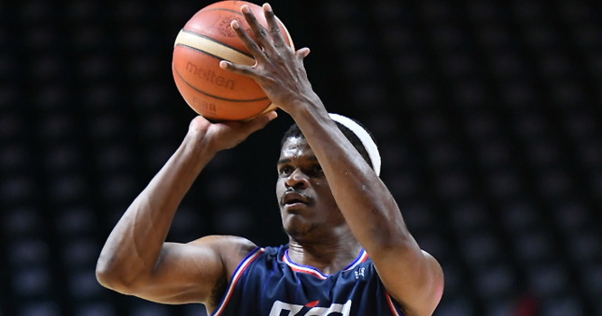 존슨의 36점·29리바운드…SK·KCC 4위 경쟁은 끝나지 않았다