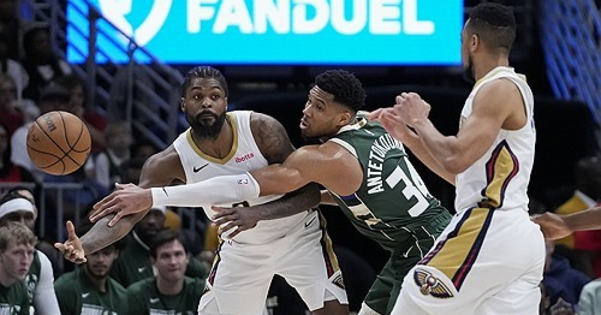 Bucks Pelicans Basketball