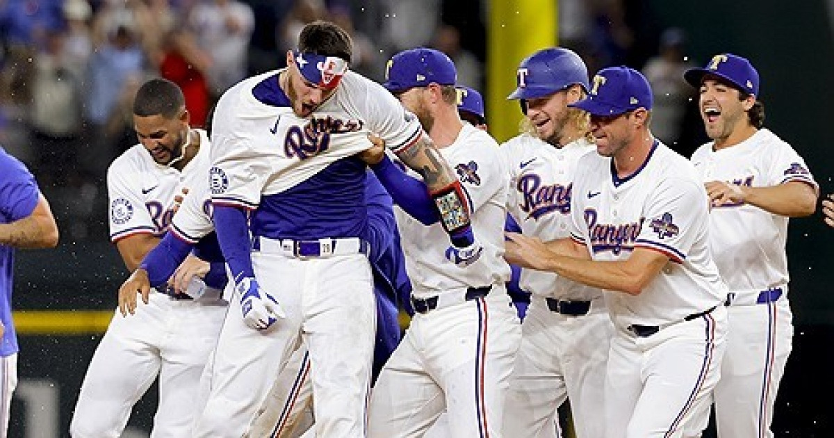 Cubs Rangers Baseball