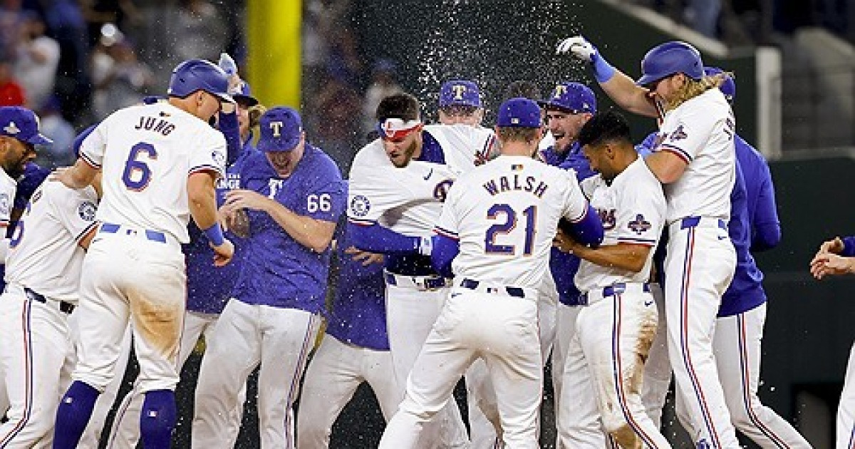 Cubs Rangers Baseball